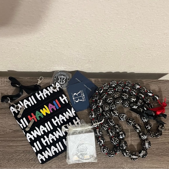 Robin Ruth & Alex & Ani | Bags | Hawaii Themed Bundle | Poshmark